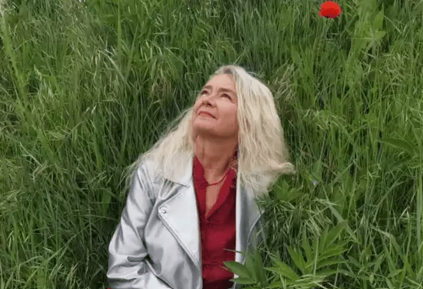 Virginie Boutaud retorna aos palcos em show solo